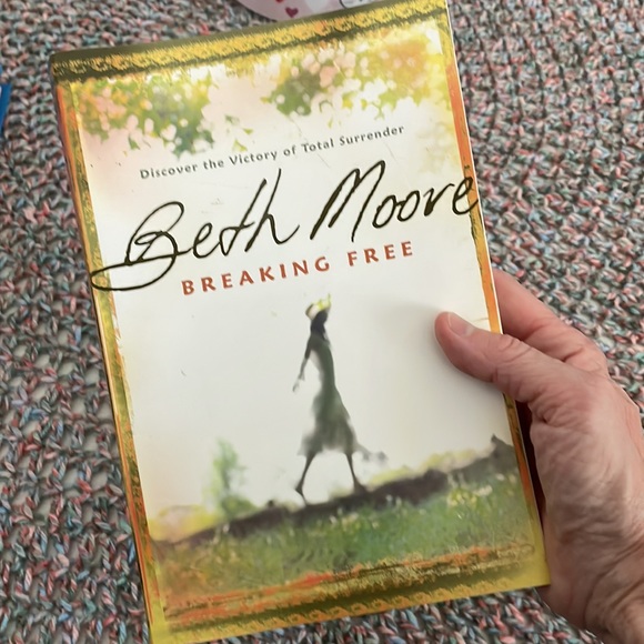 Book | Accents | Beth Moore Breaking Free Discover The Victory Of Total ...
